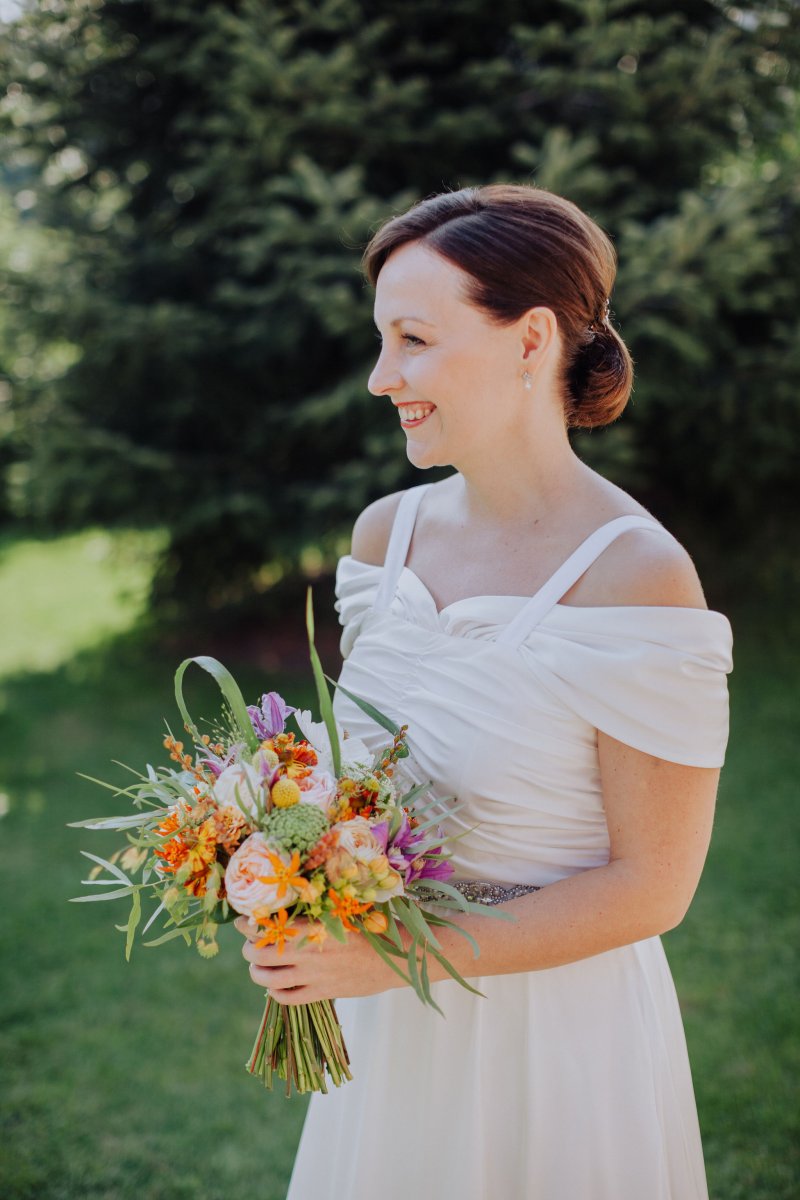 Oblečenie na mieru, krajčírske služby, svadobné šaty | Krajcirka.com